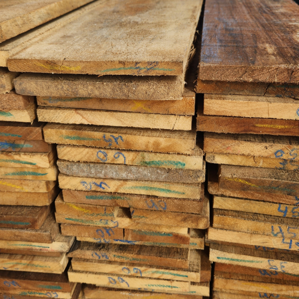 Tábua de Madeira Mista (14x2cm) – Bosio Madeiras